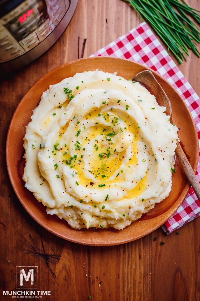 Quick and Easy Instant Pot Mashed Potatoes Recipe (Video) - Munchkin Time