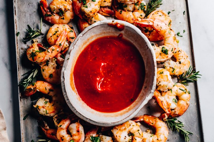 Juicy Garlic Shrimp Recipe - Christmas Wreath - Munchkin Time