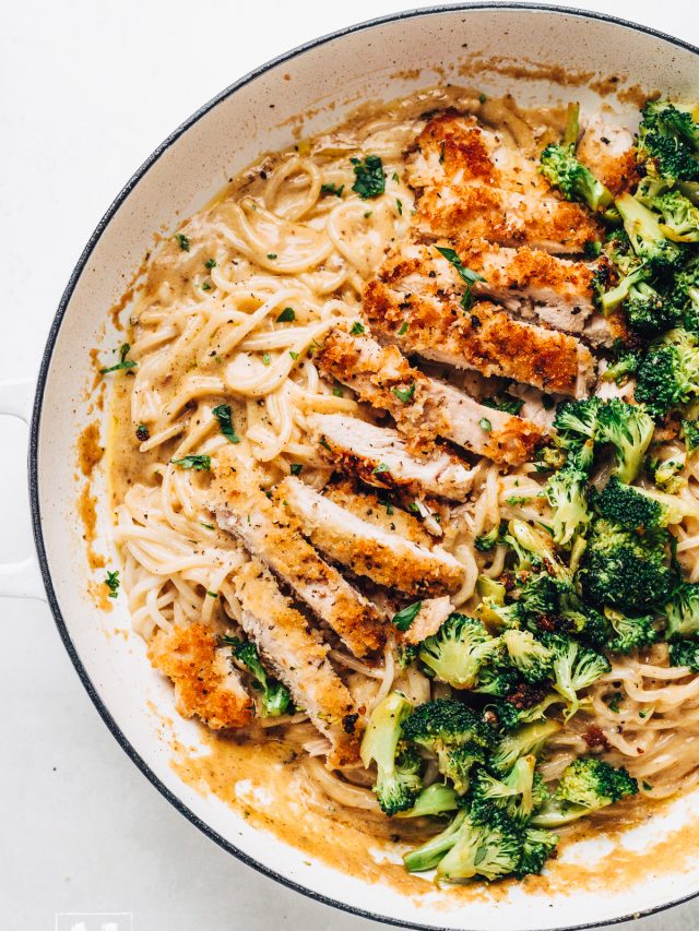 Easy Chicken Alfredo - Munchkin Time