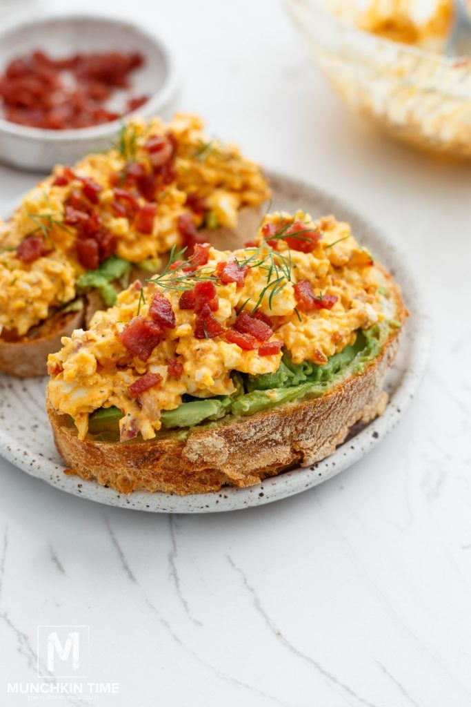The Most Delicious Avocado Toast With Egg Recipe - Munchkin Time