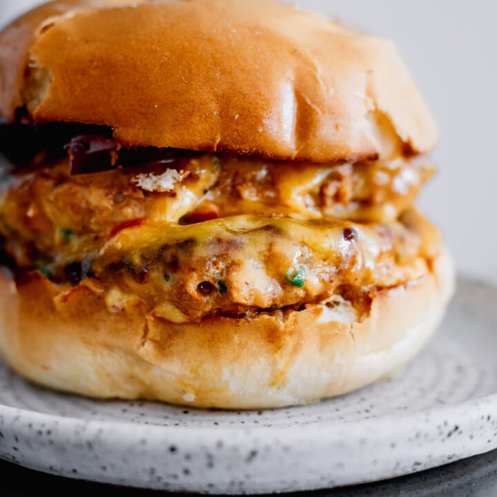 The Best Smash Chicken Burger (Video) - Munchkin Time