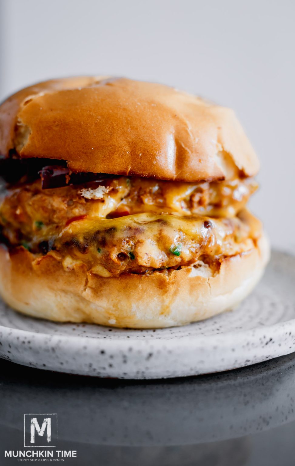 The Best Smash Chicken Burger (Video) - Munchkin Time